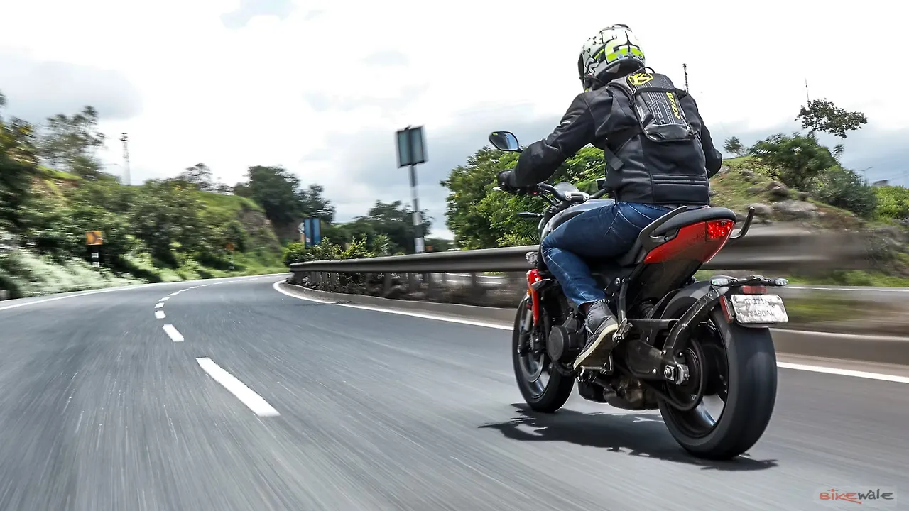 Triumph Trident 660 1000kms Touring Review - BikeWale