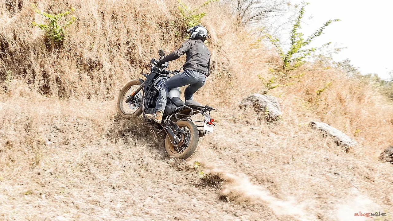 Yezdi Adventure Price - Mileage, Images, Colours | BikeWale