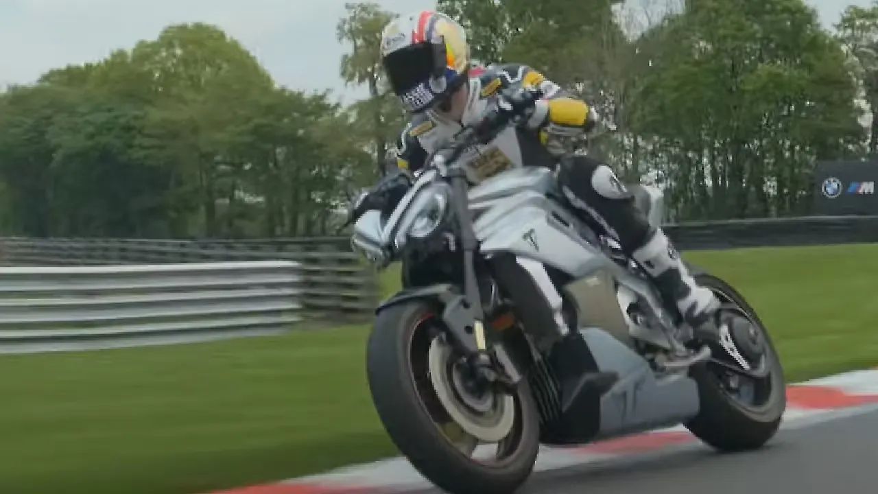 Triumph reveals new details of the upcoming TE-1 electric superbike ...