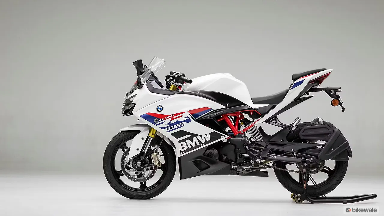 BMW bags 2,200 bookings for G310RR during festive season in India ...