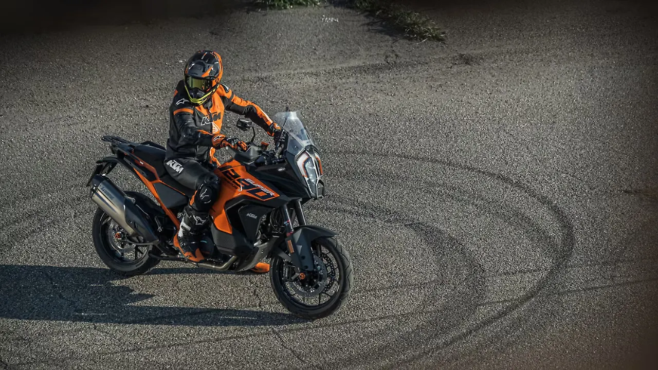 2023 KTM 1290 Super Adventure S: Image Gallery - BikeWale