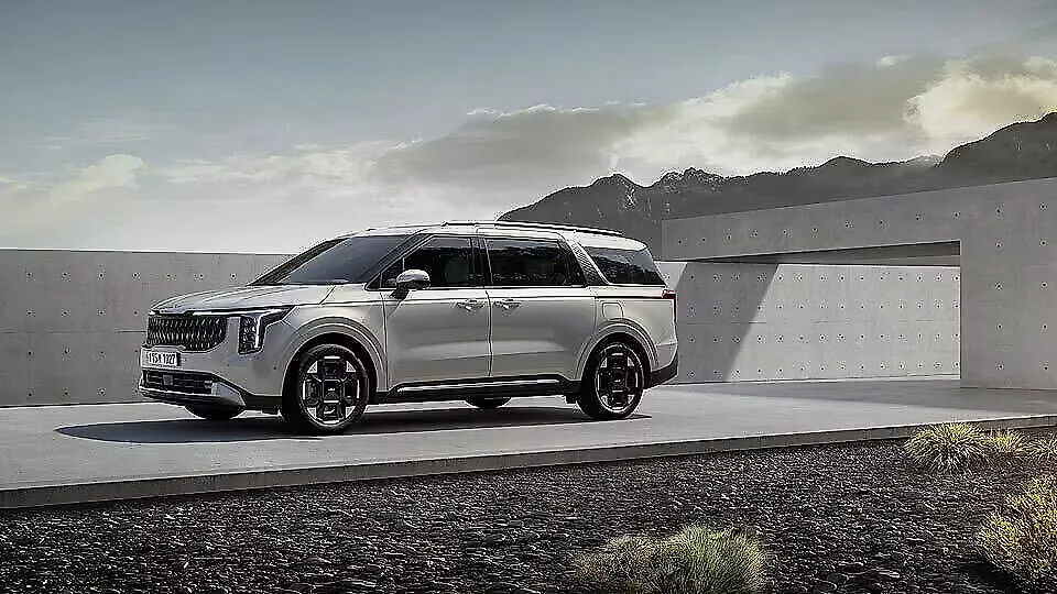 Carnival Limousine Plus on road Price | Kia Carnival Limousine Plus ...