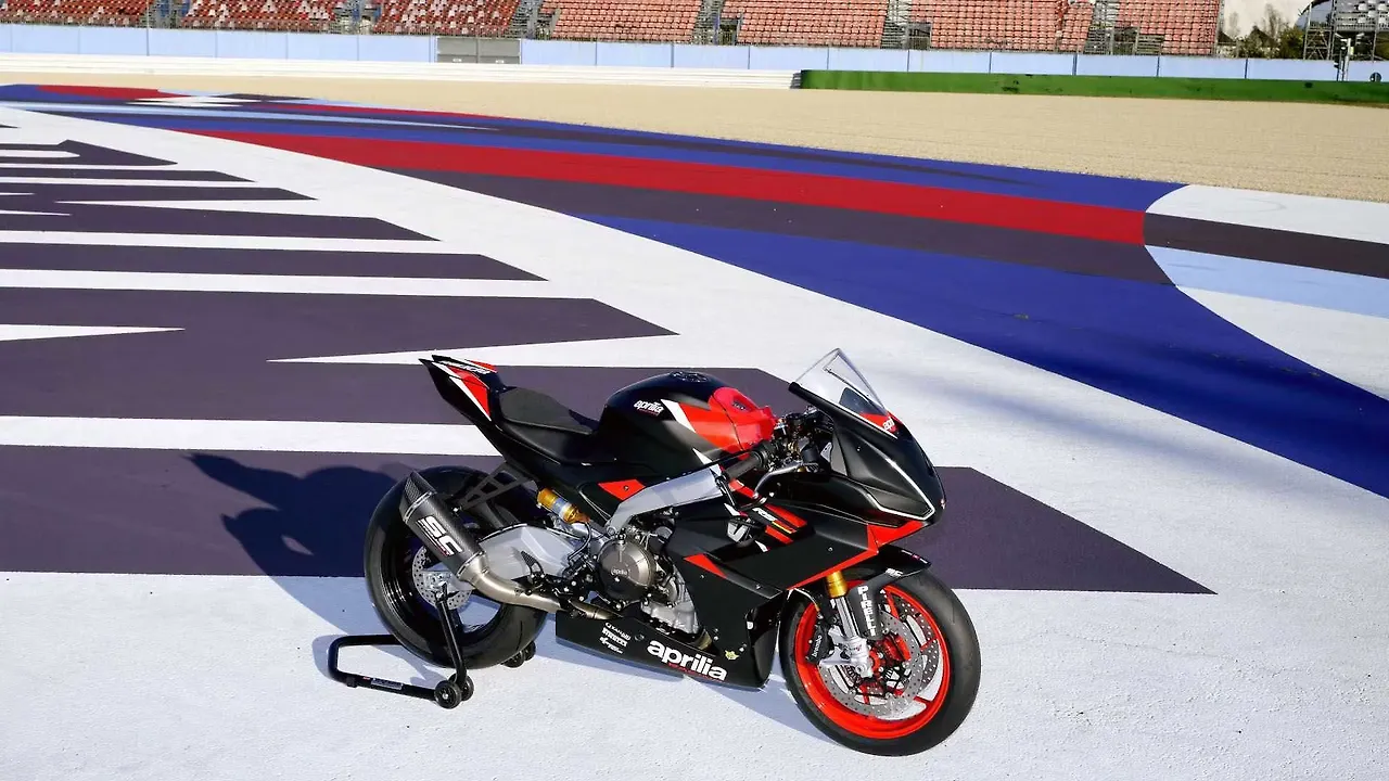 Aprilia RS 660 Trofeo limited edition launched! - BikeWale