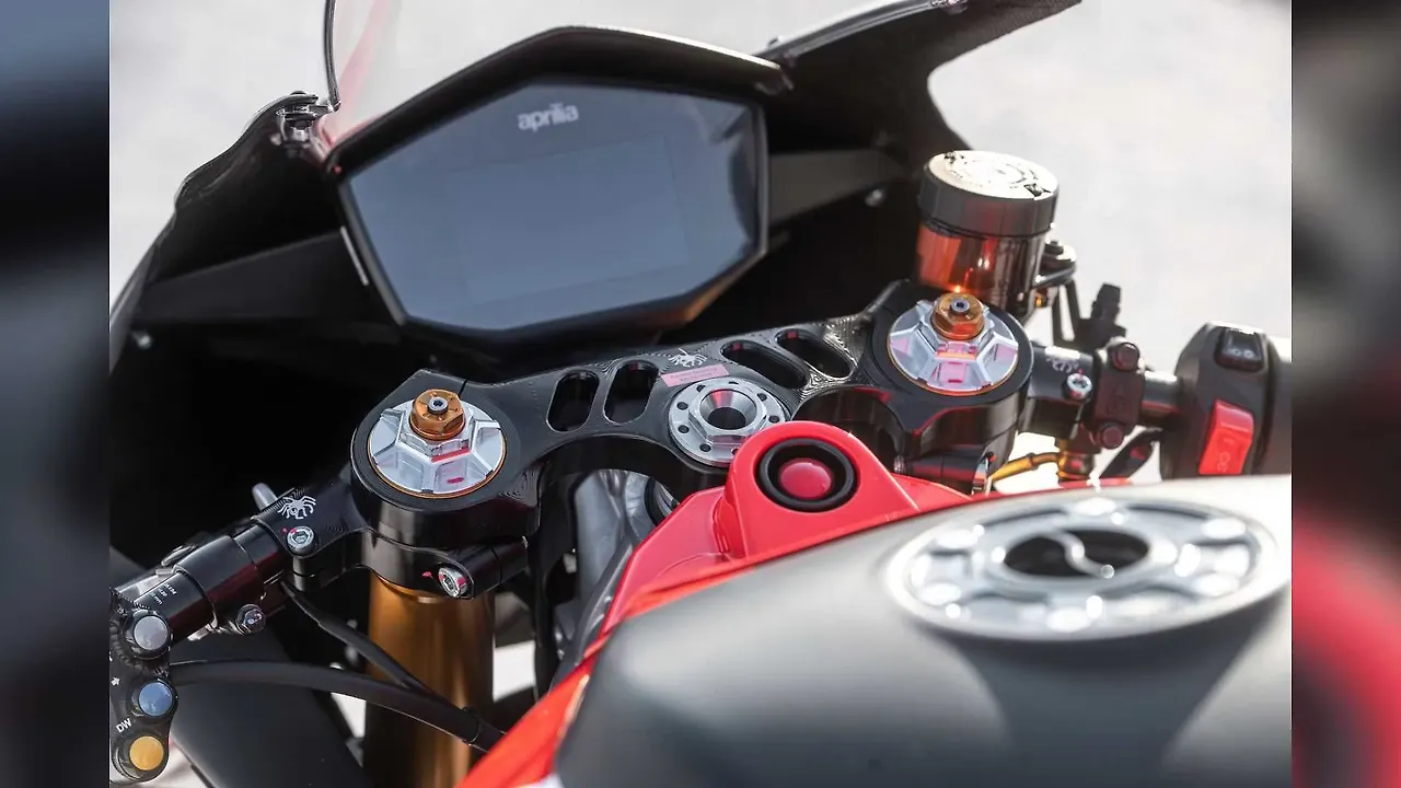 Aprilia RS 660 Trofeo limited edition launched! - BikeWale