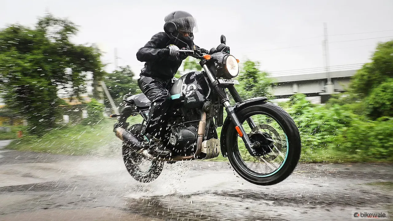 Royal Enfield Scram 411: Fuel Economy, Engine Specifications, Prices ...