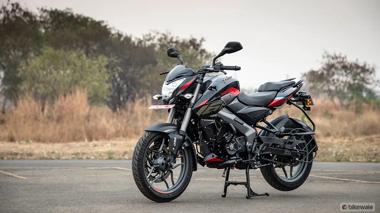 2023 Bajaj Pulsar NS200, NS160 deliveries commence in India - BikeWale