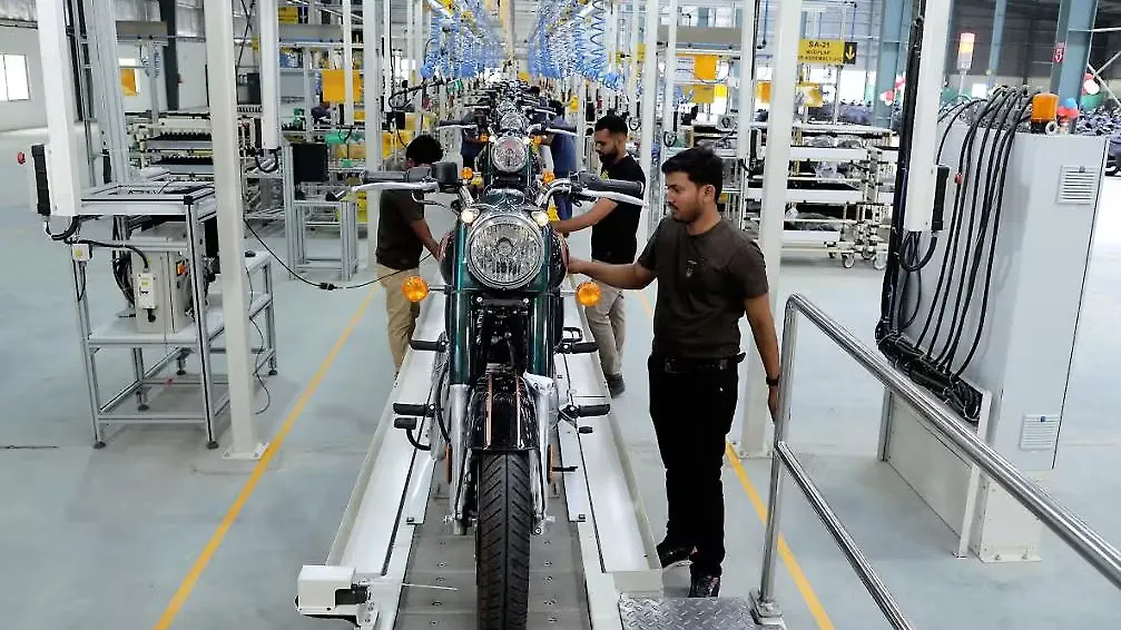 Royal Enfield begins assembly operations in Nepal - BikeWale