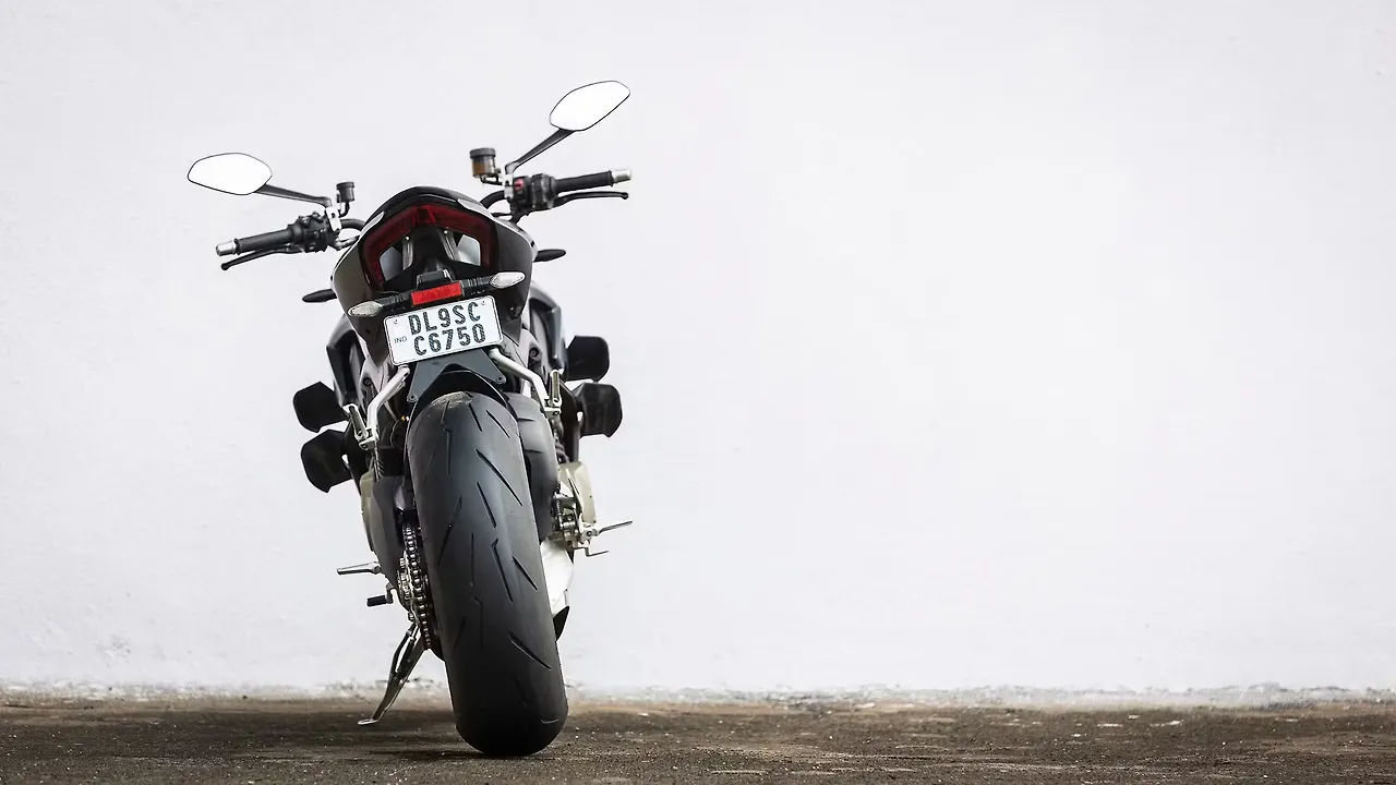 Yamaha R6 Street Fighter