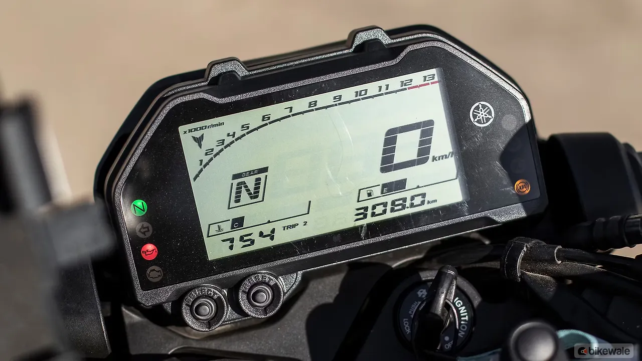 Yamaha MT-03 Price - Mileage, Images, Colours | BikeWale