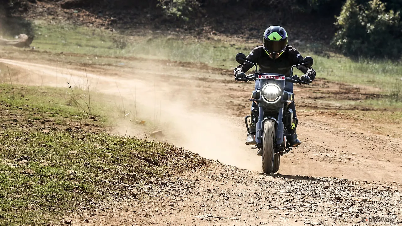 Svartpilen 401 off road online