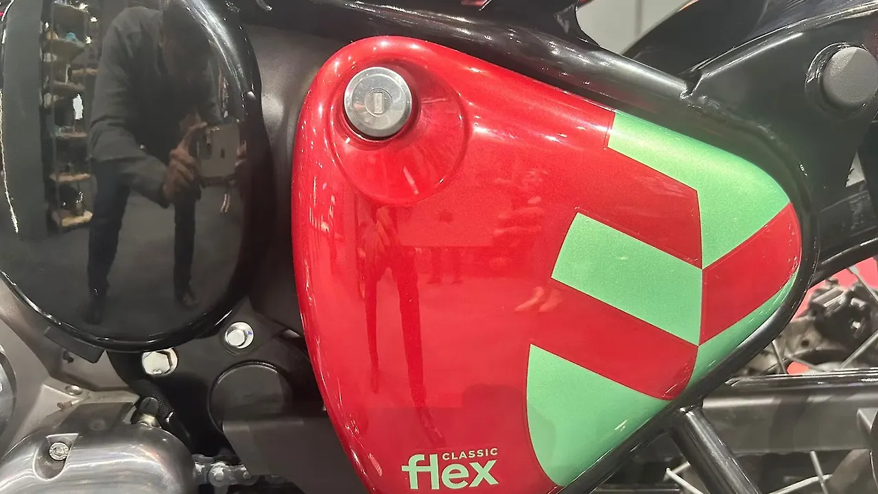 BREAKING: Royal Enfield unveils Classic 350 Flex Fuel motorcycle - BikeWale