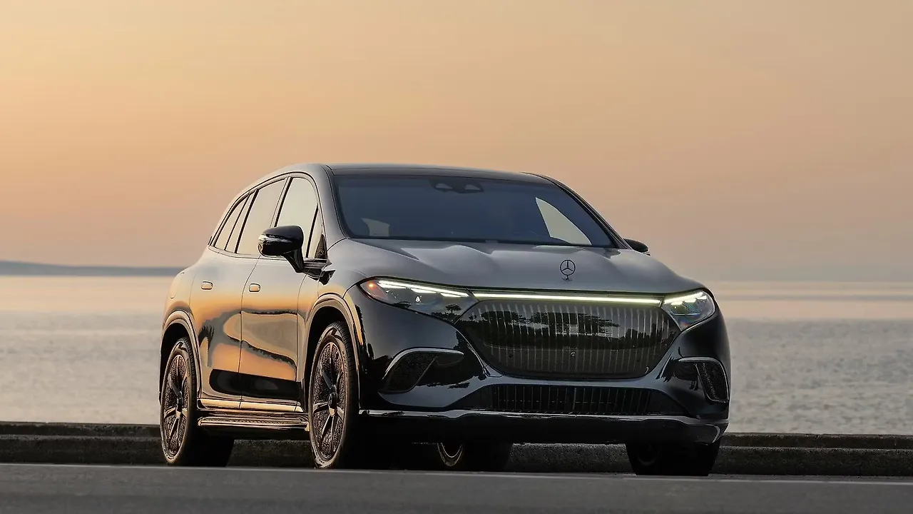 Maybach EQS SUV 680 on road Price | Mercedes-Benz Maybach EQS SUV 680 ...