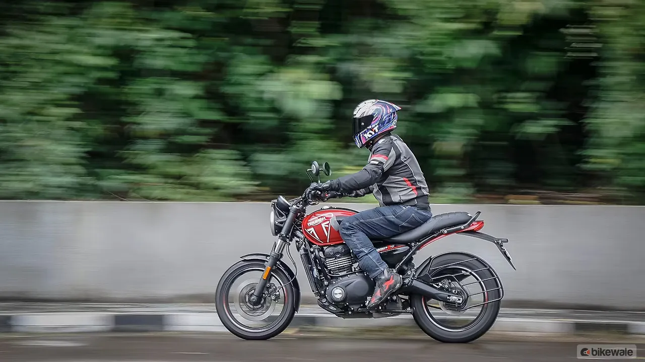 Triumph Speed T4 Price - Mileage, Images, Colours | BikeWale