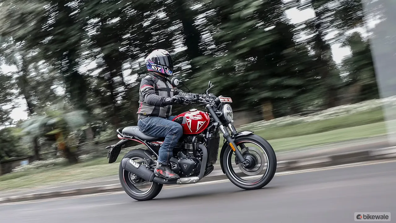 Triumph Speed T4 Price - Mileage, Images, Colours | BikeWale
