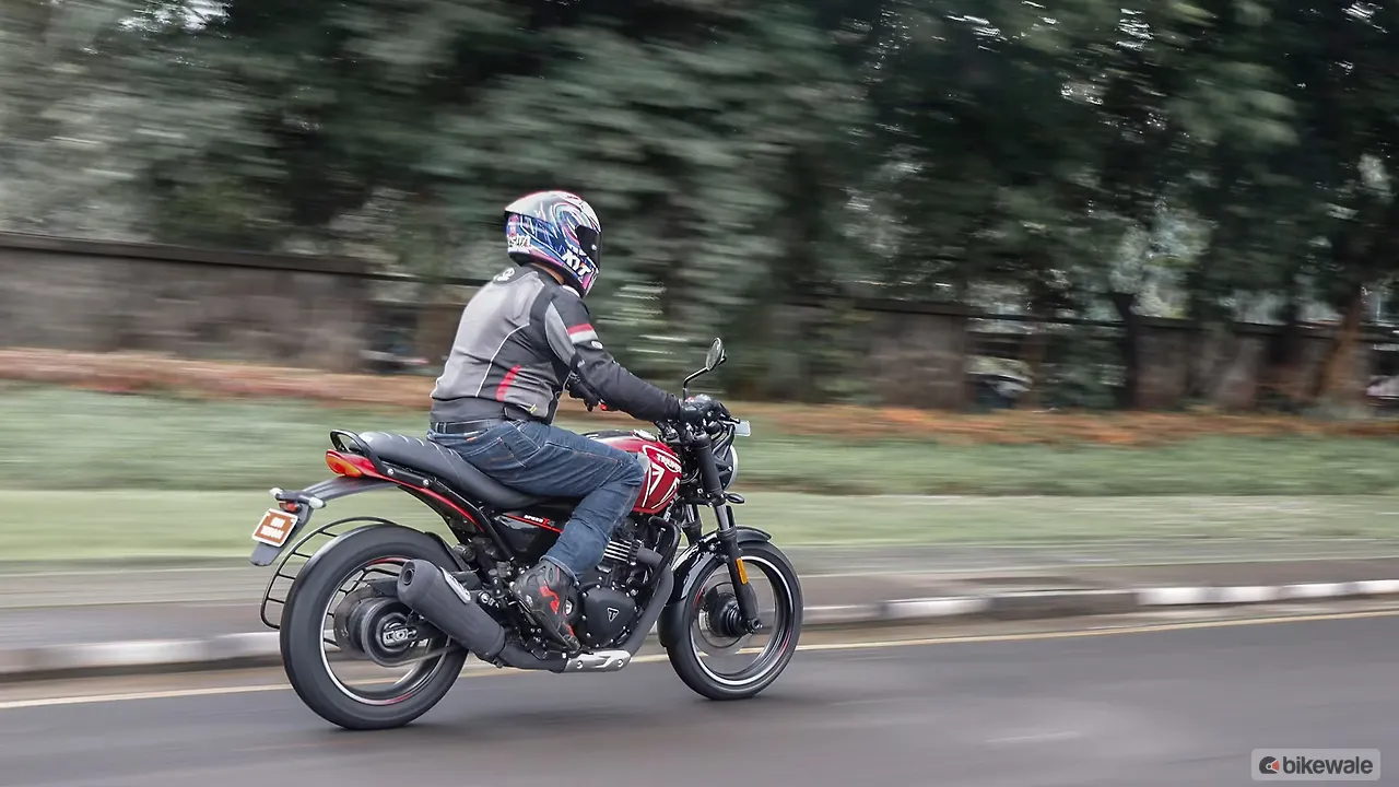 Triumph Speed T4 Price - Mileage, Images, Colours | BikeWale