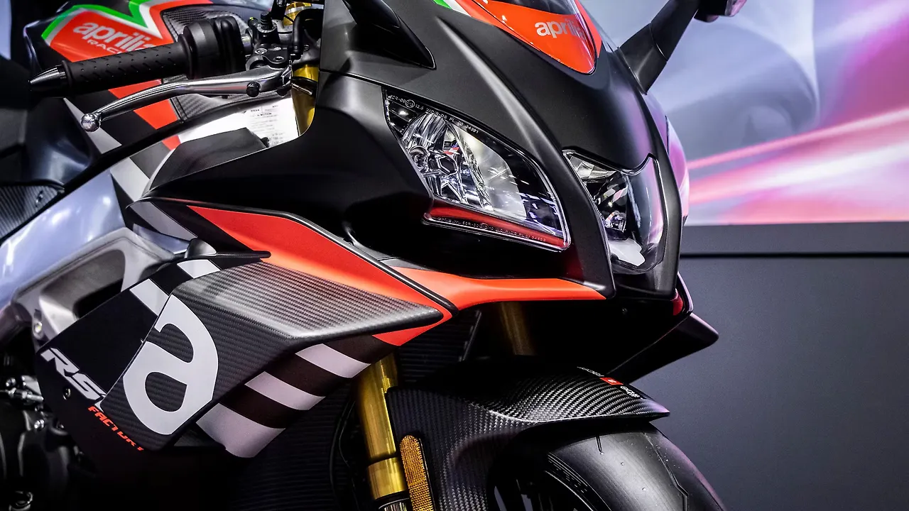 Aprilia RSV4 1100 Factory Frame Image - BikeWale