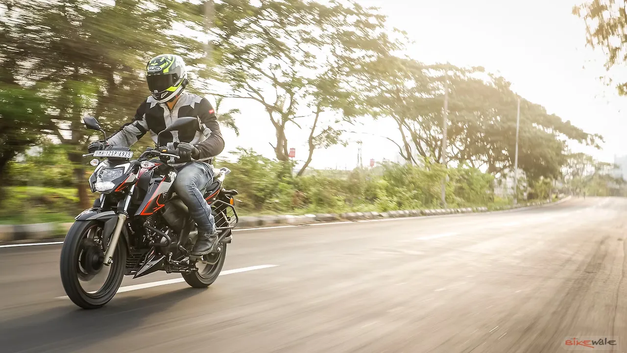 BS6 TVS Apache RTR 200 4V Road Test Review - BikeWale