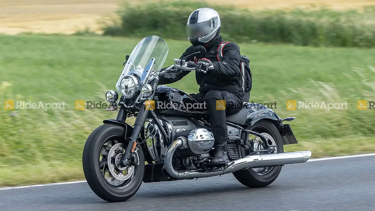 BMW R18 Touring variant spotted - BikeWale