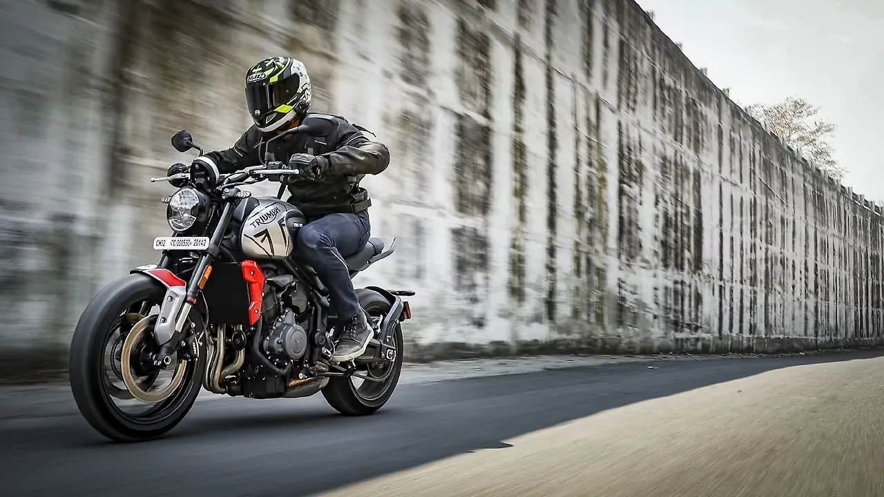 Triumph Trident 660: Review Image Gallery - BikeWale