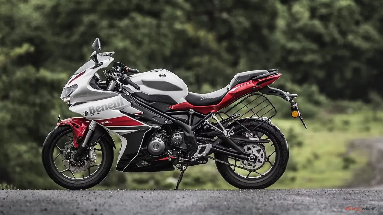 Benelli’s new 500cc fully-faired motorcycle spotted - BikeWale