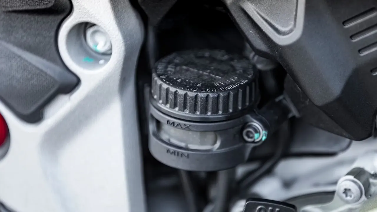 Ducati Multistrada V4 Rear Fender Image - BikeWale