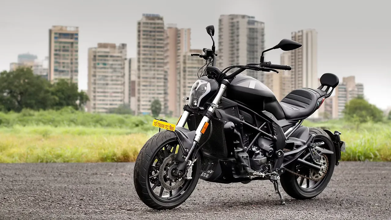 Benelli 502C Front Disc Brake Image - BikeWale