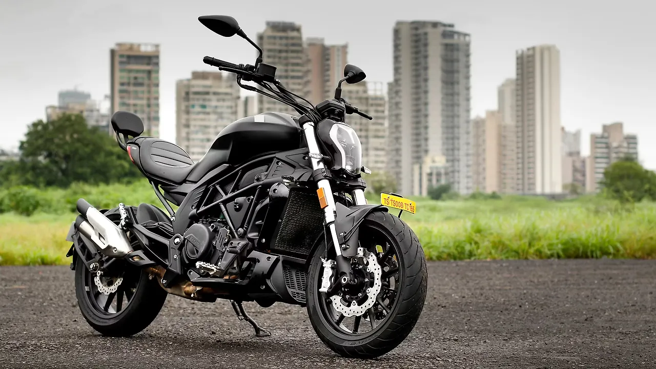 Benelli 502C Front Disc Brake Image - BikeWale