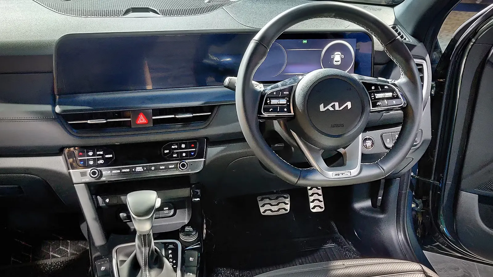 Kia Seltos facelift gathers over 13,000 bookings on the first day - CarWale