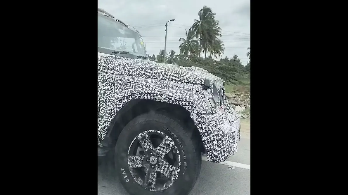 Five-door Mahindra Thar spied testing ahead of August debut - CarWale