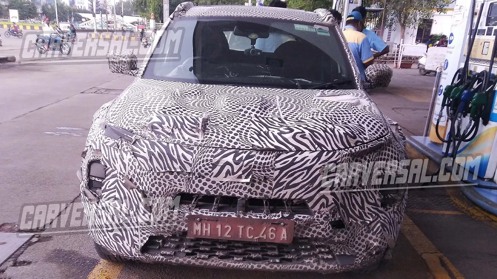 Tata Nexon facelift spied closer to the launch - CarWale