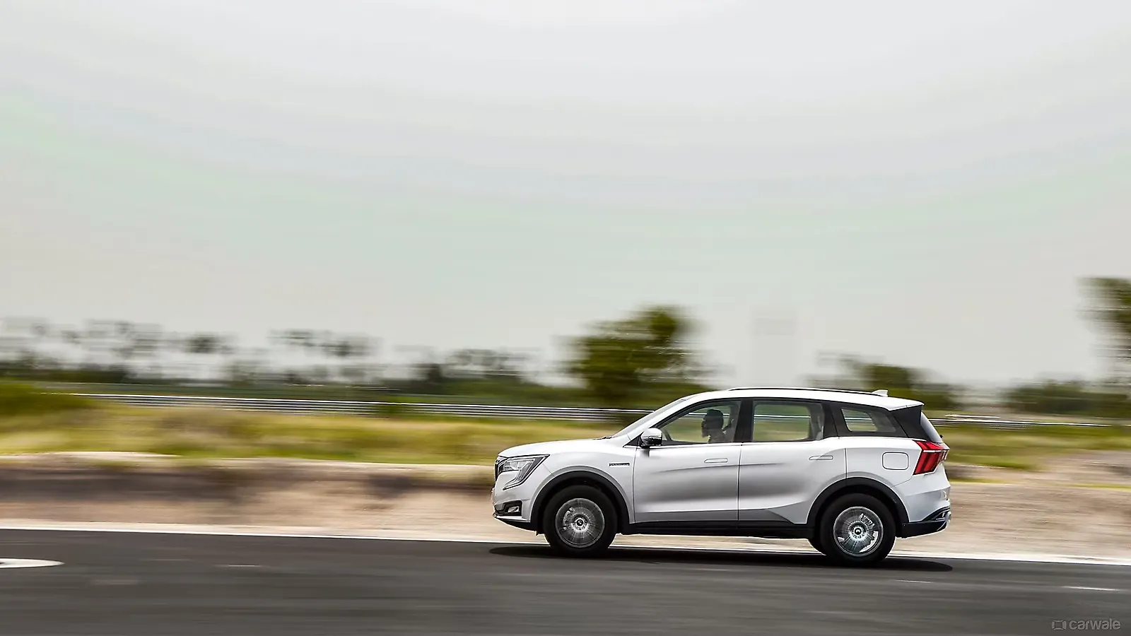 Mahindra XUV700 waiting period in November revealed - CarWale