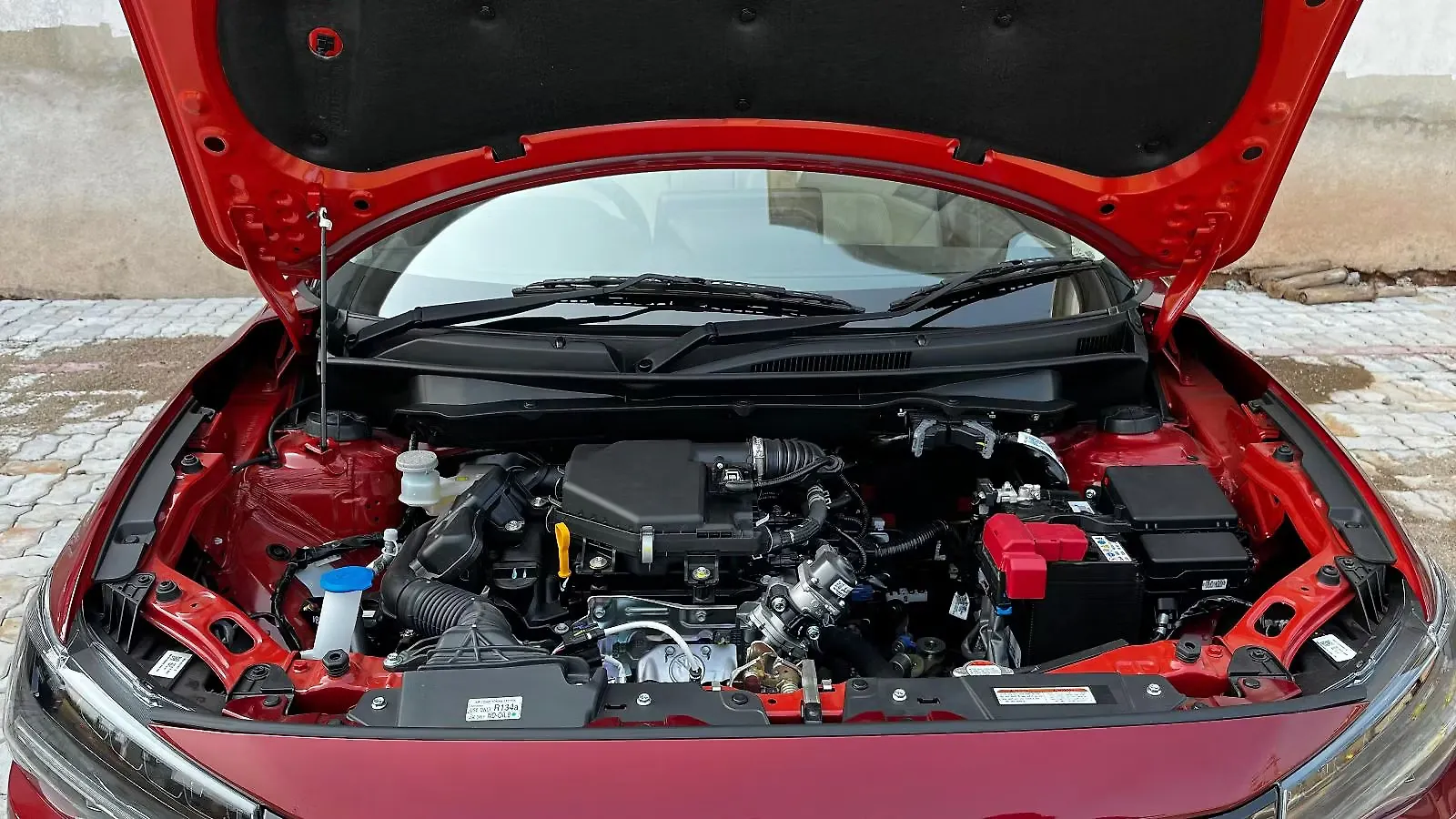 New Maruti Dzire starts reaching showrooms - CarWale