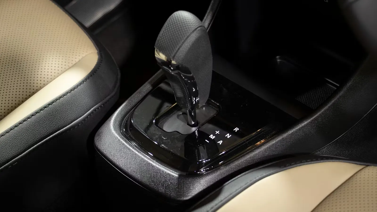 Tata Punch and Altroz CNG to get AMT gearbox? - CarWale