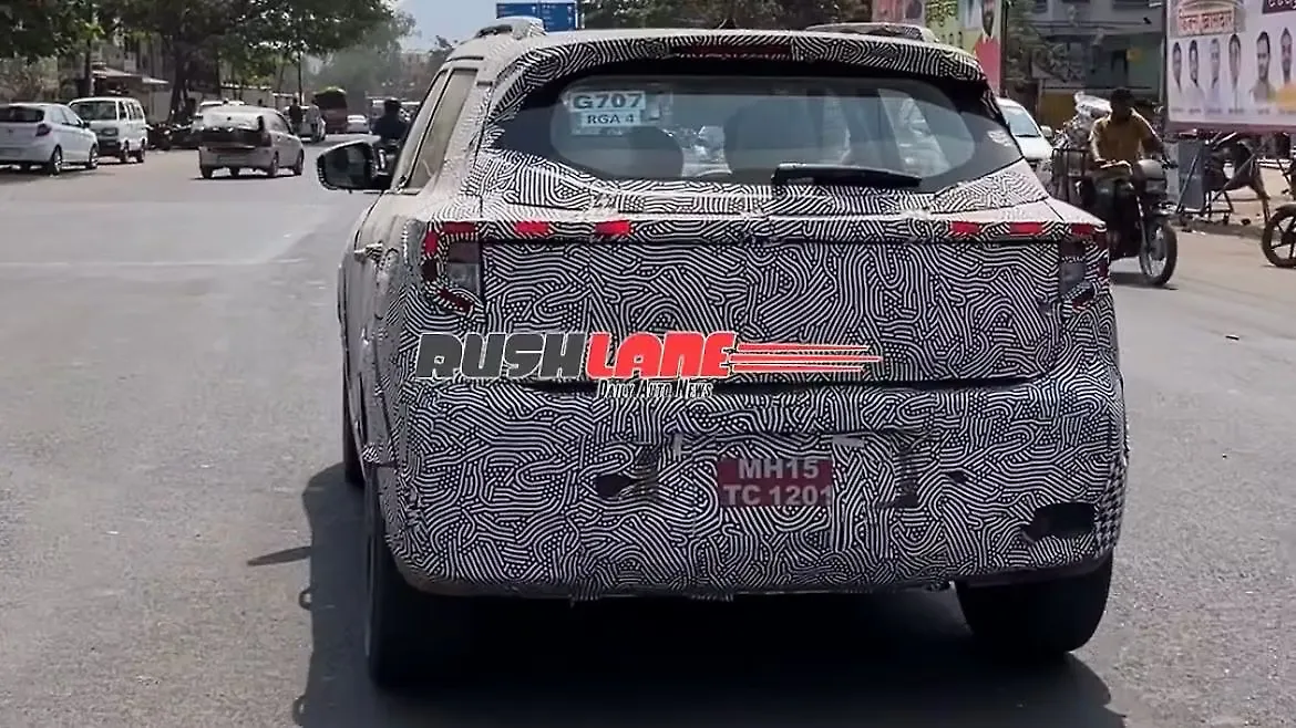 Mahindra XUV300 facelift spied again; launch soon - CarWale