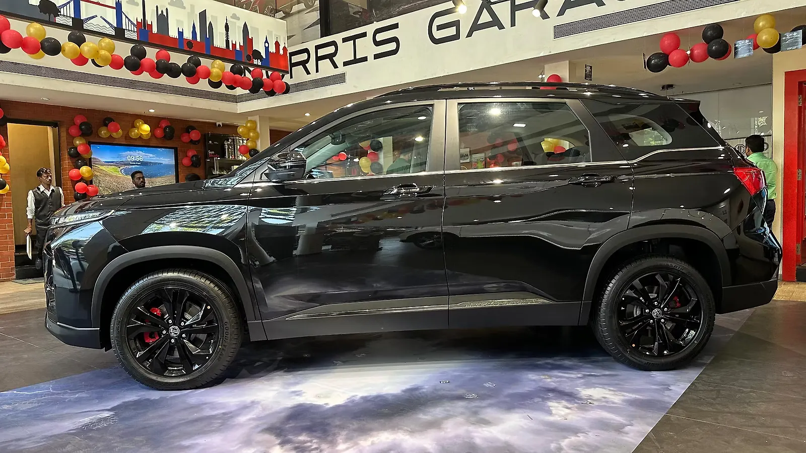 MG Hector BlackStorm starts reaching dealerships post-launch - CarWale