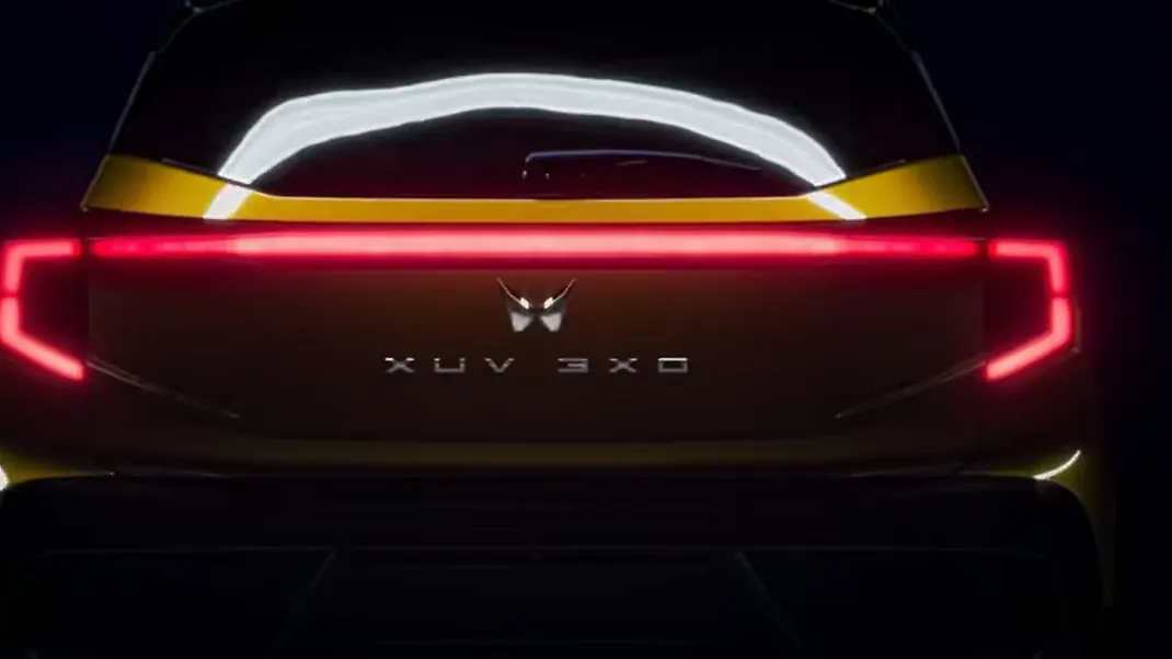 Mahindra XUV 3XO panoramic sunroof confirmed - CarWale