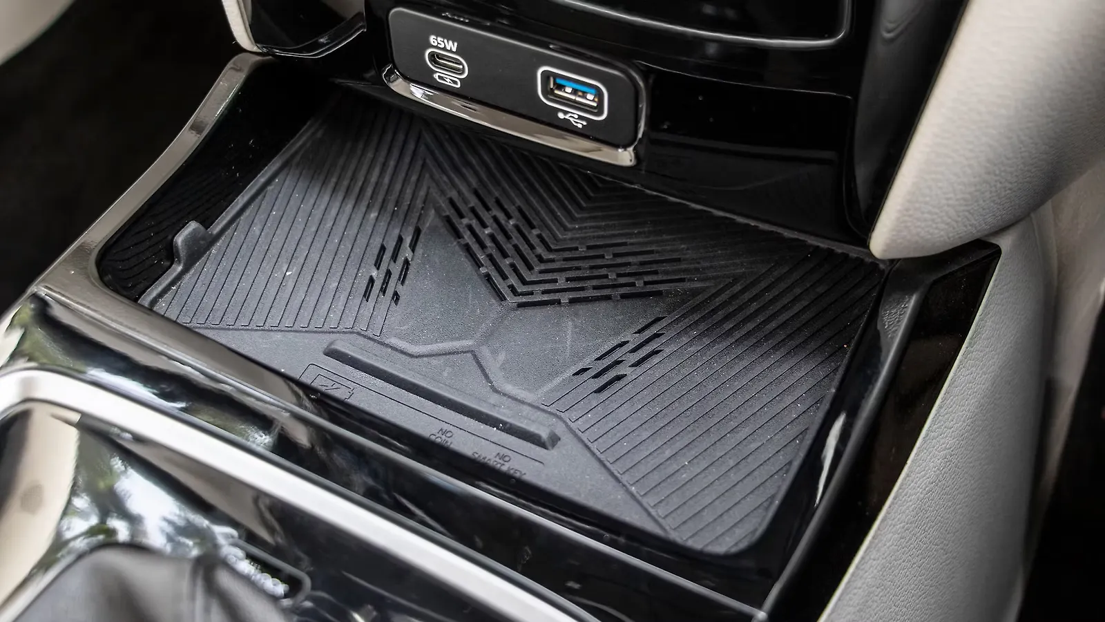 Mahindra XUV 3XO - Tech explained - CarWale