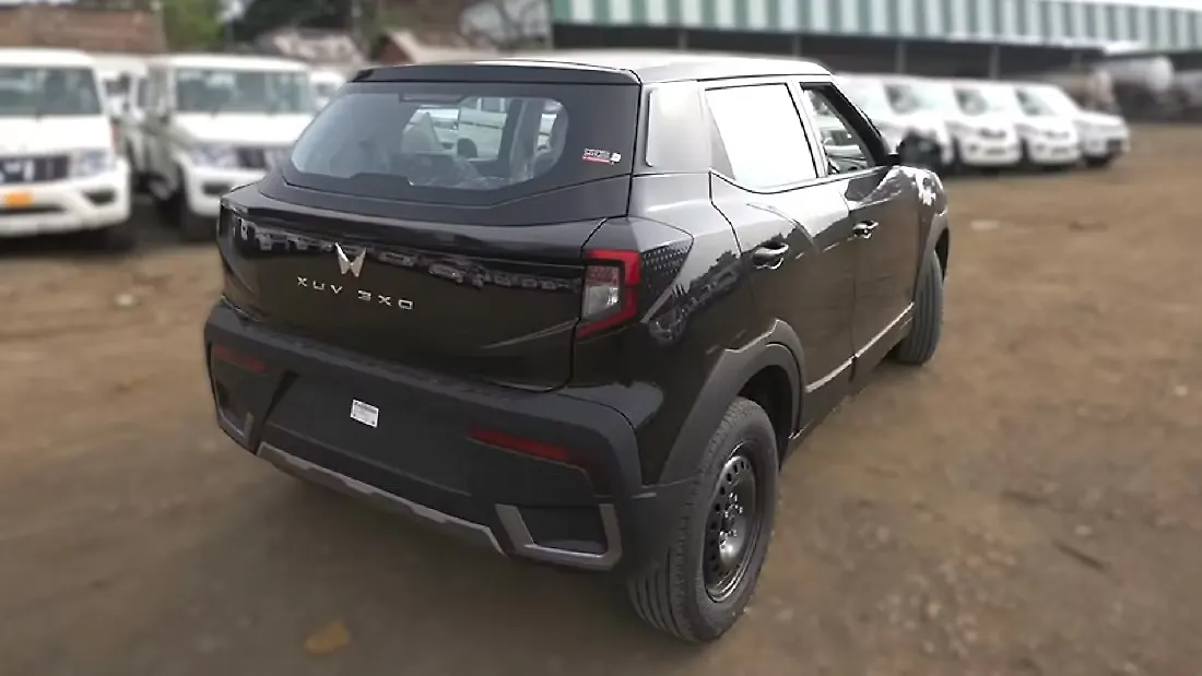Mahindra XUV 3XO base MX1 variant reaches dealerships - CarWale