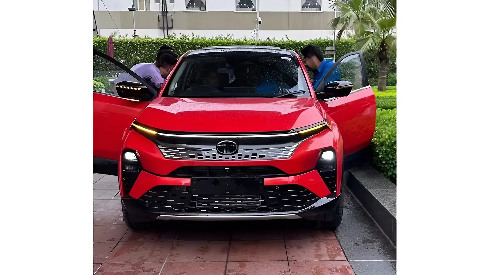 Tata Curvv in Flame Red colour spied for the first time - CarWale