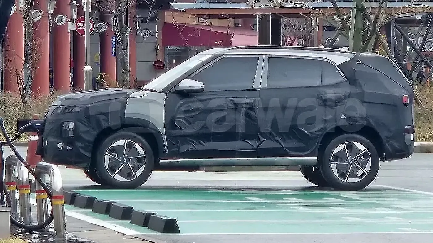 Upcoming Hyundai Creta EV interior spied - CarWale