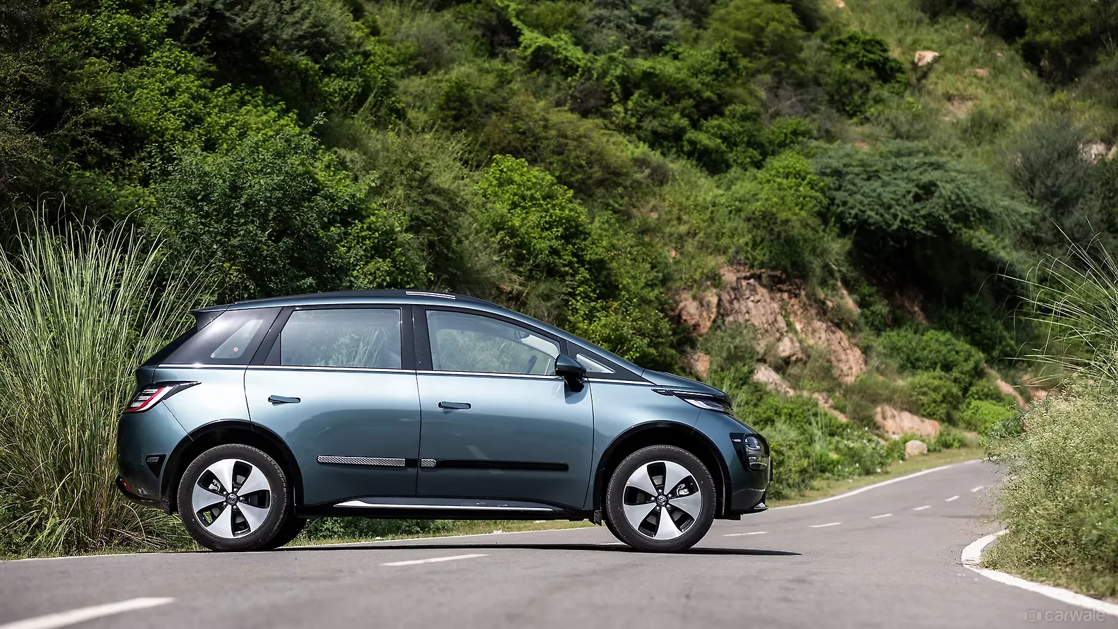 MG Windsor EV First Drive Review - CarWale