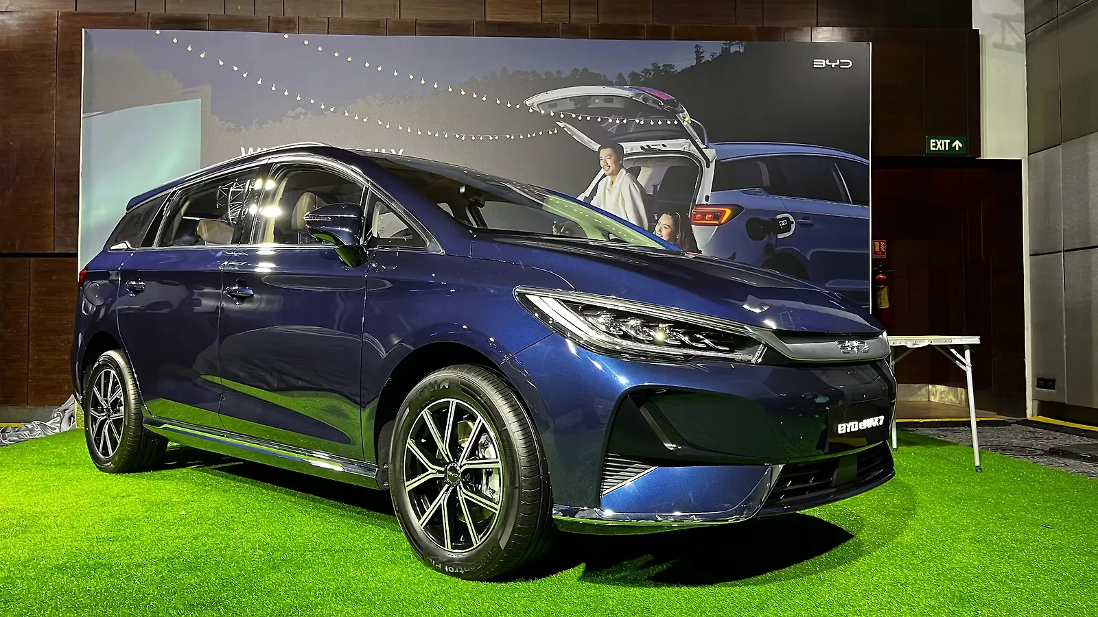 BYD eMax 7 launched in India at Rs. 26.90 lakh - CarWale