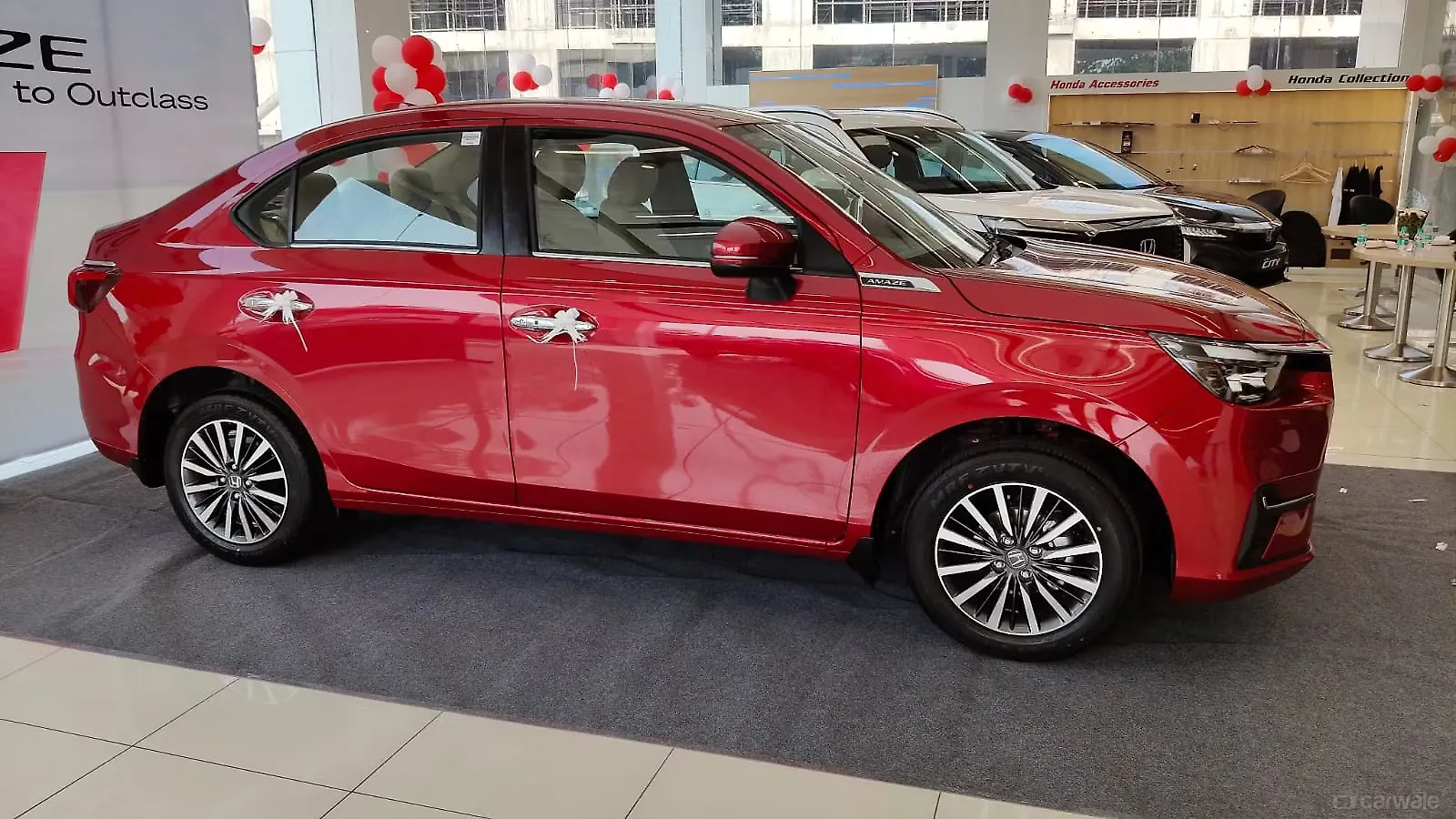 Newly launched Honda Amaze starts reaching showrooms - CarWale