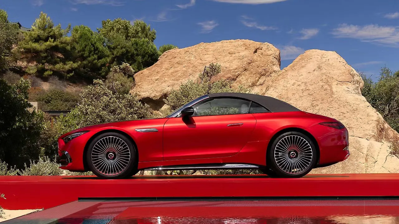 Mercedes-Benz SL Monogram Maybach India debut on 17 March - CarWale