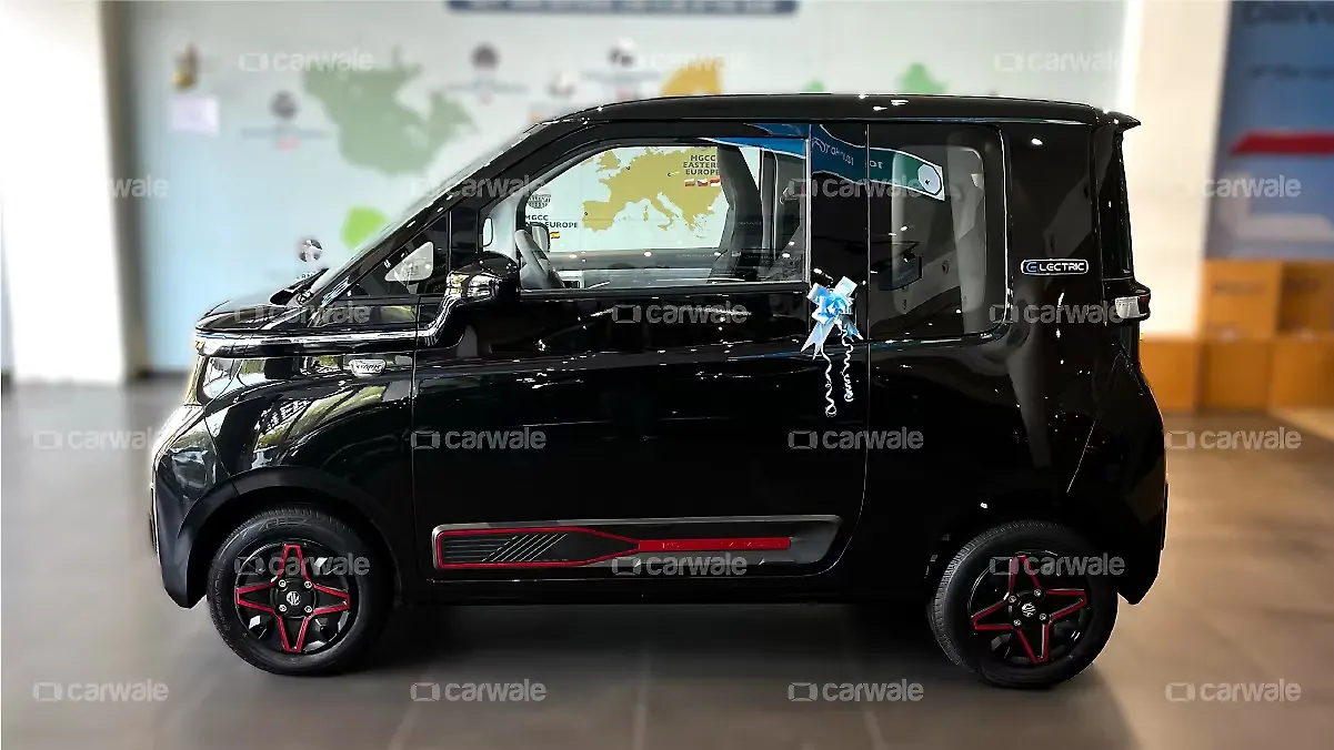 MG Comet EV Blackstorm Reaches Showrooms! - CarWale