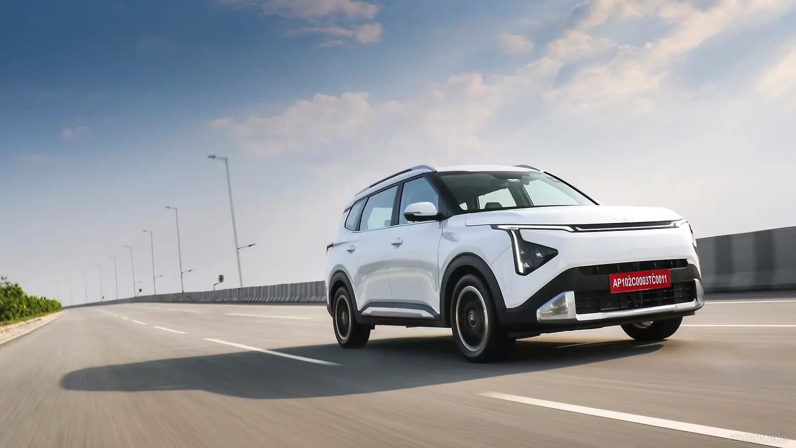 Kia Carens Clavis Diesel Manual First Drive Review - CarWale