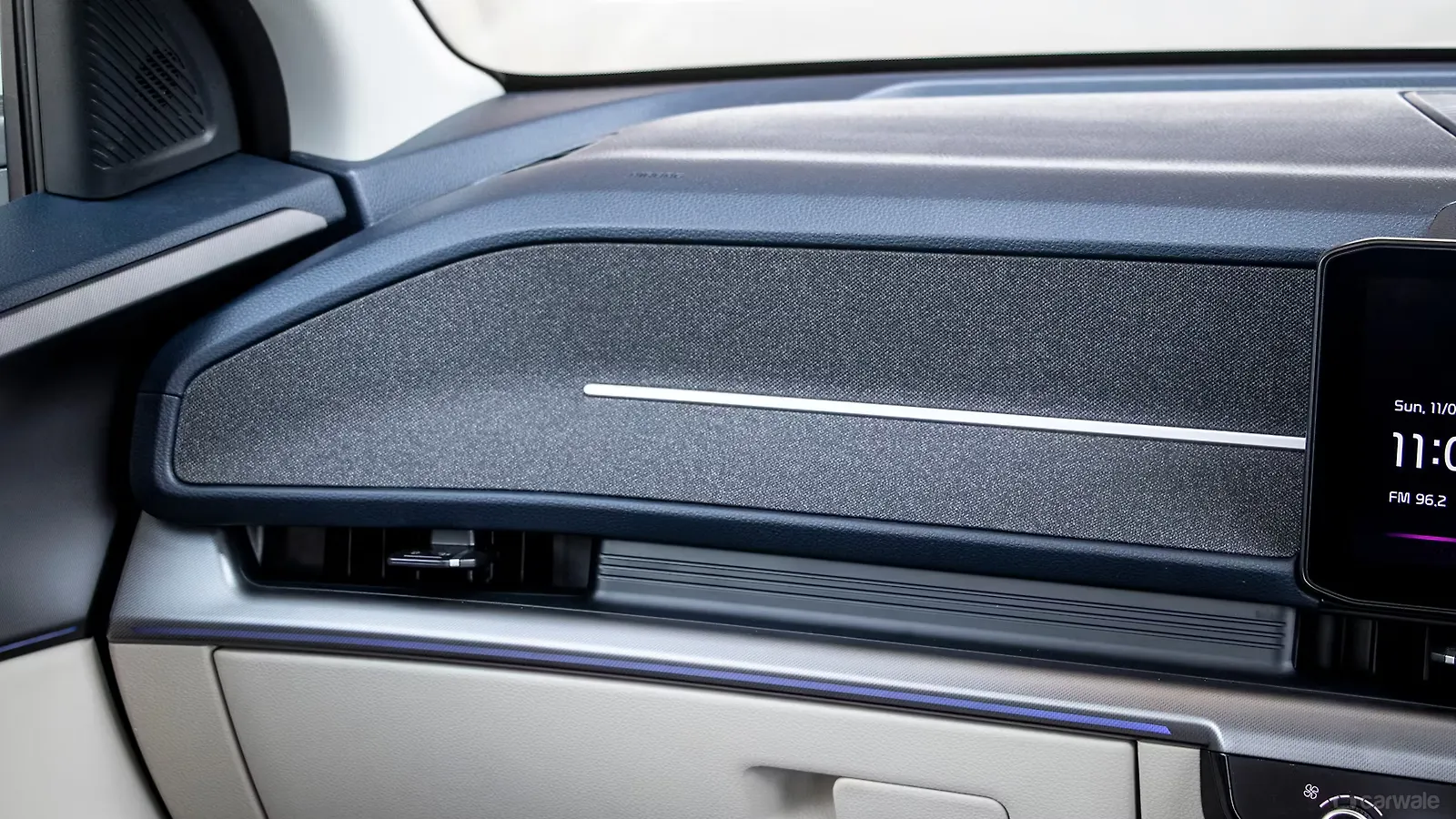 Kia Carens Clavis Diesel Manual First Drive Review - CarWale