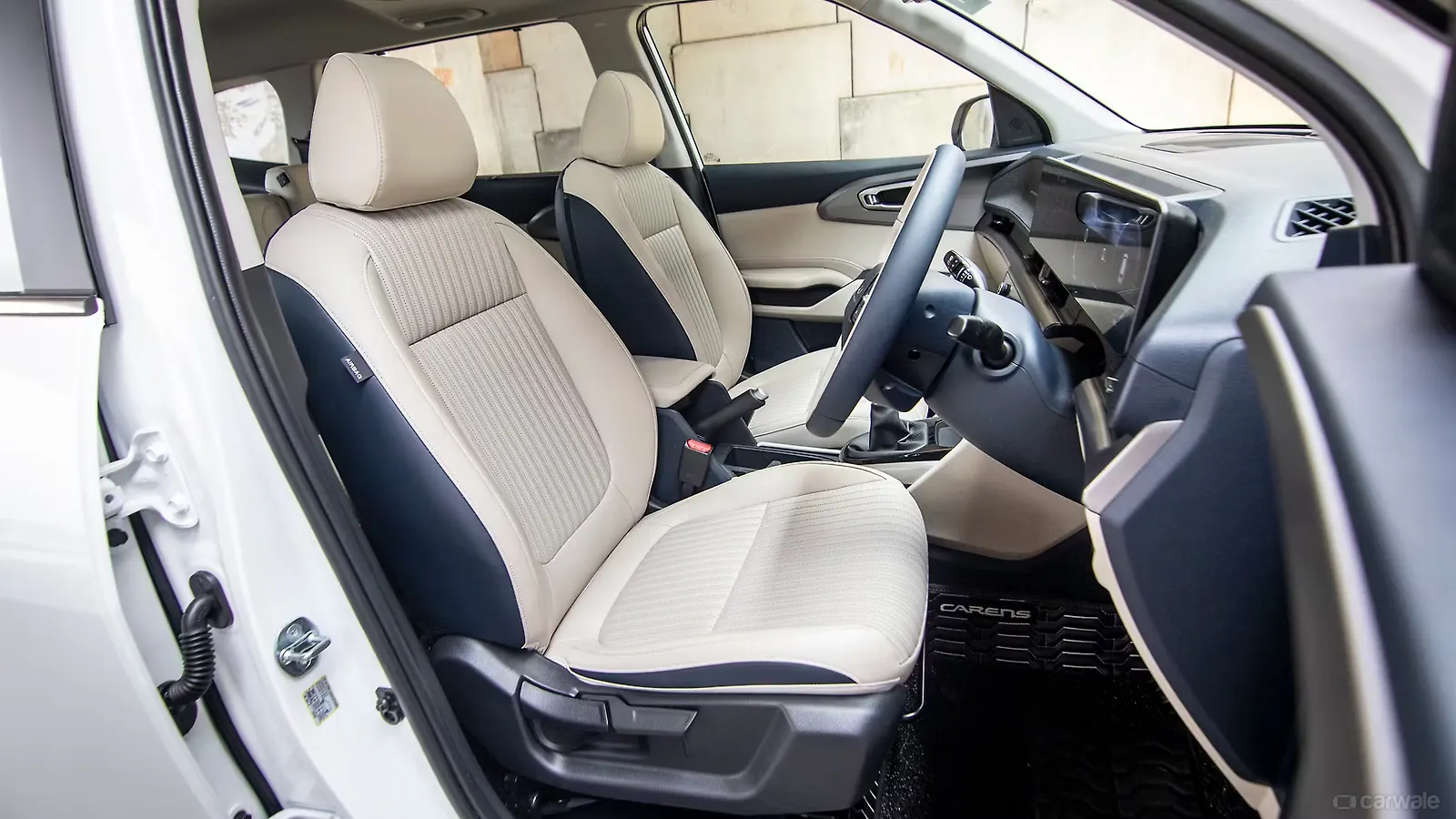 Kia Carens Clavis Diesel Manual First Drive Review - CarWale