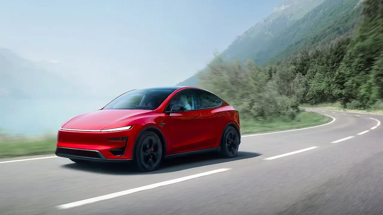 Tesla Model Y Performance Revealed 0–100kmph in Just 3 Seconds - CarWale