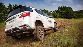 Isuzu MU-X Images, Interior & Exterior Photo Gallery - CarWale